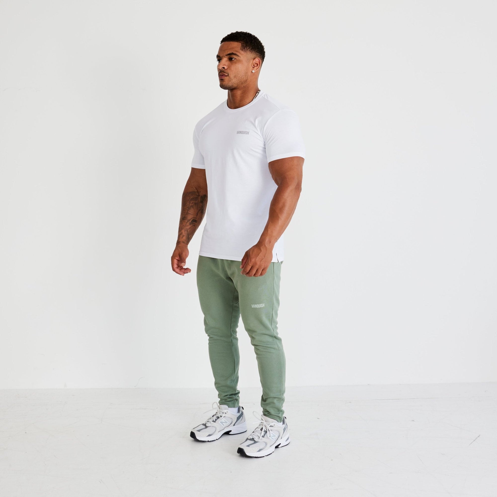 Vanquish Essential White Slim Fit Short Sleeve T Shirt - Vanquish Fitness