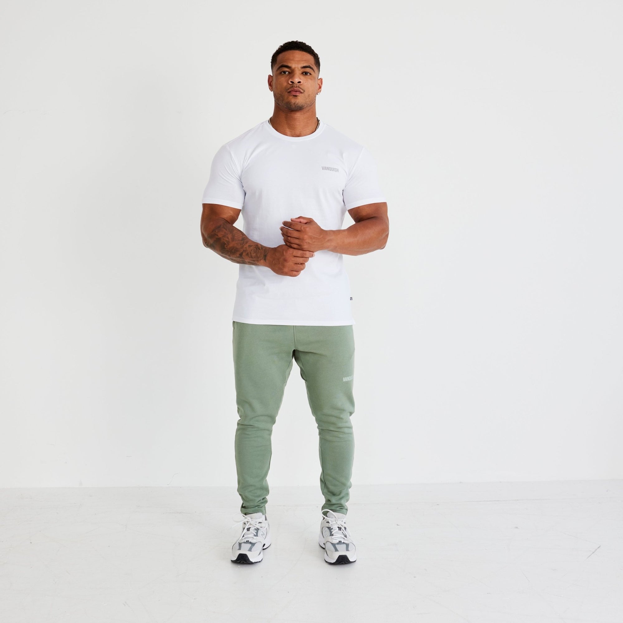 Vanquish Essential White Slim Fit Short Sleeve T Shirt - Vanquish Fitness